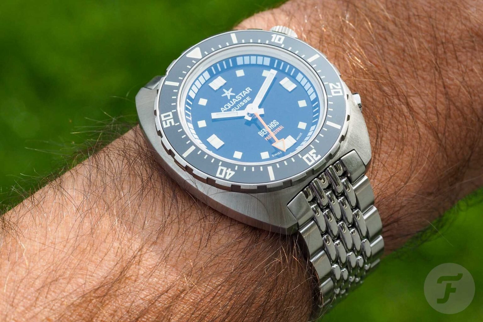 【F】 Hands-On With The New Aquastar Benthos Professional
