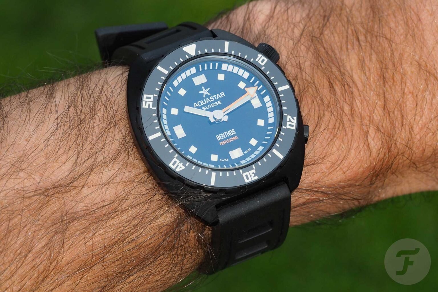【F】 Hands-On With The New Aquastar Benthos Professional