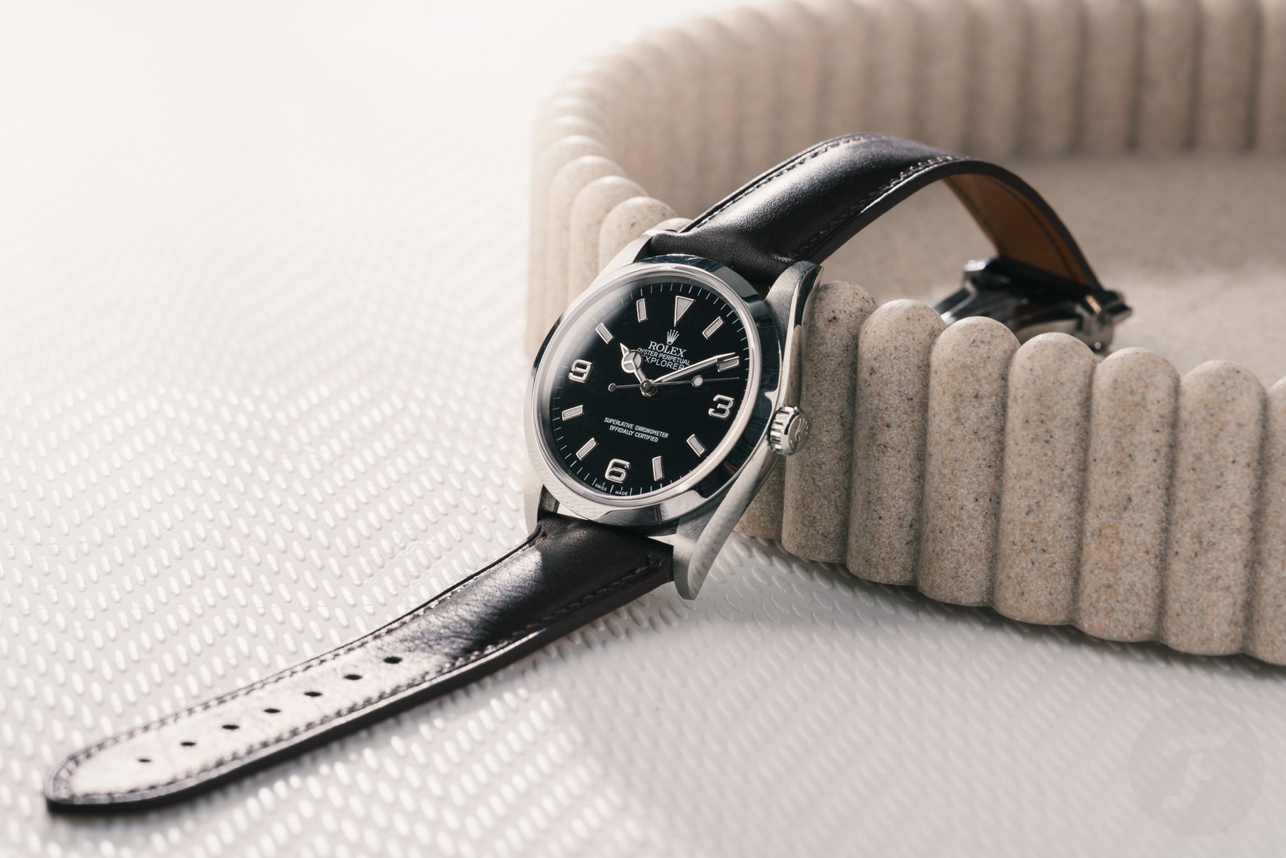 New: Artem Barenia Loop-Less Leather Straps In Three Colors