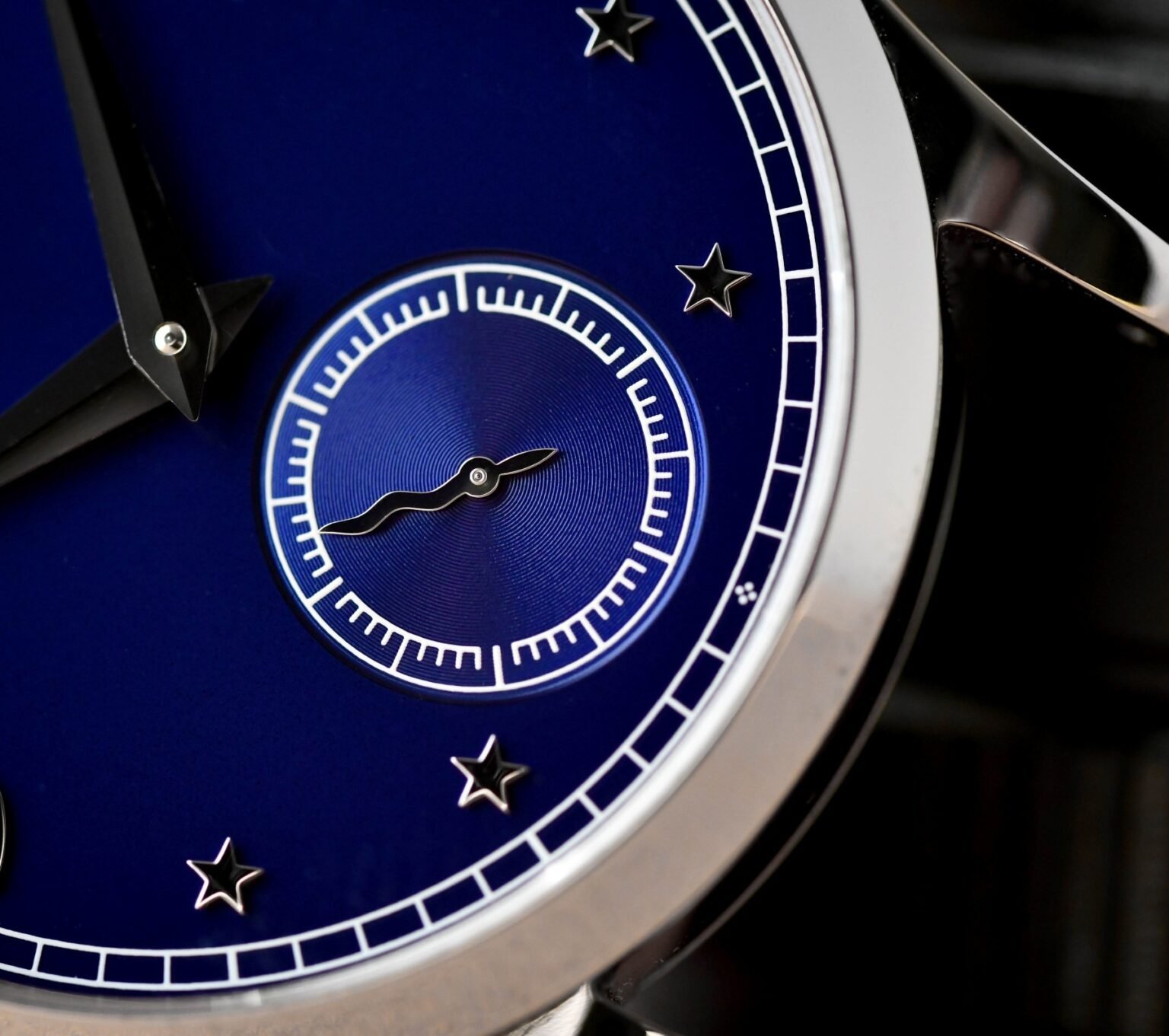 【F】 Introducing: The Arion Delphinus