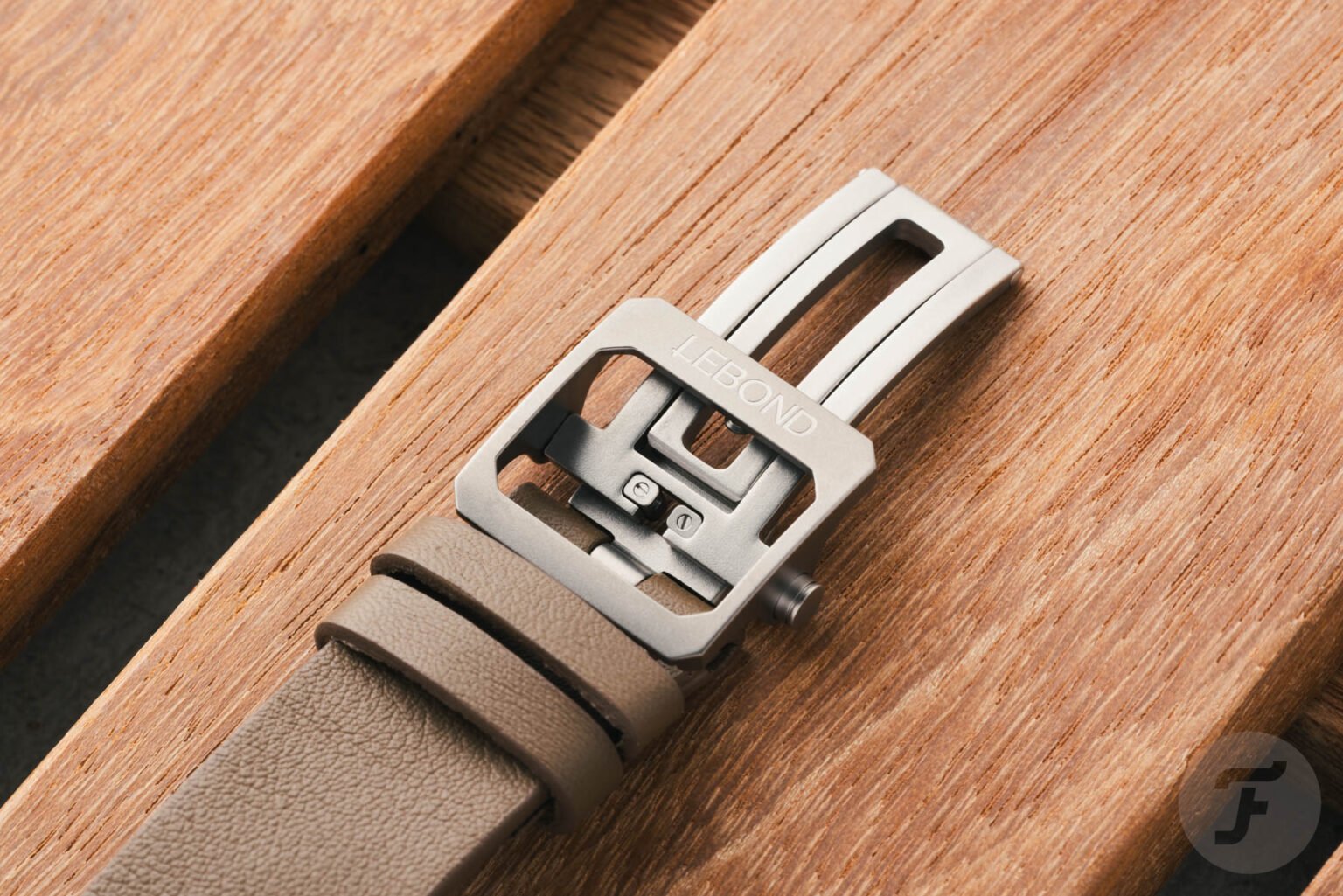 【F】 Hands-On With The Stylish Lebond Attraction