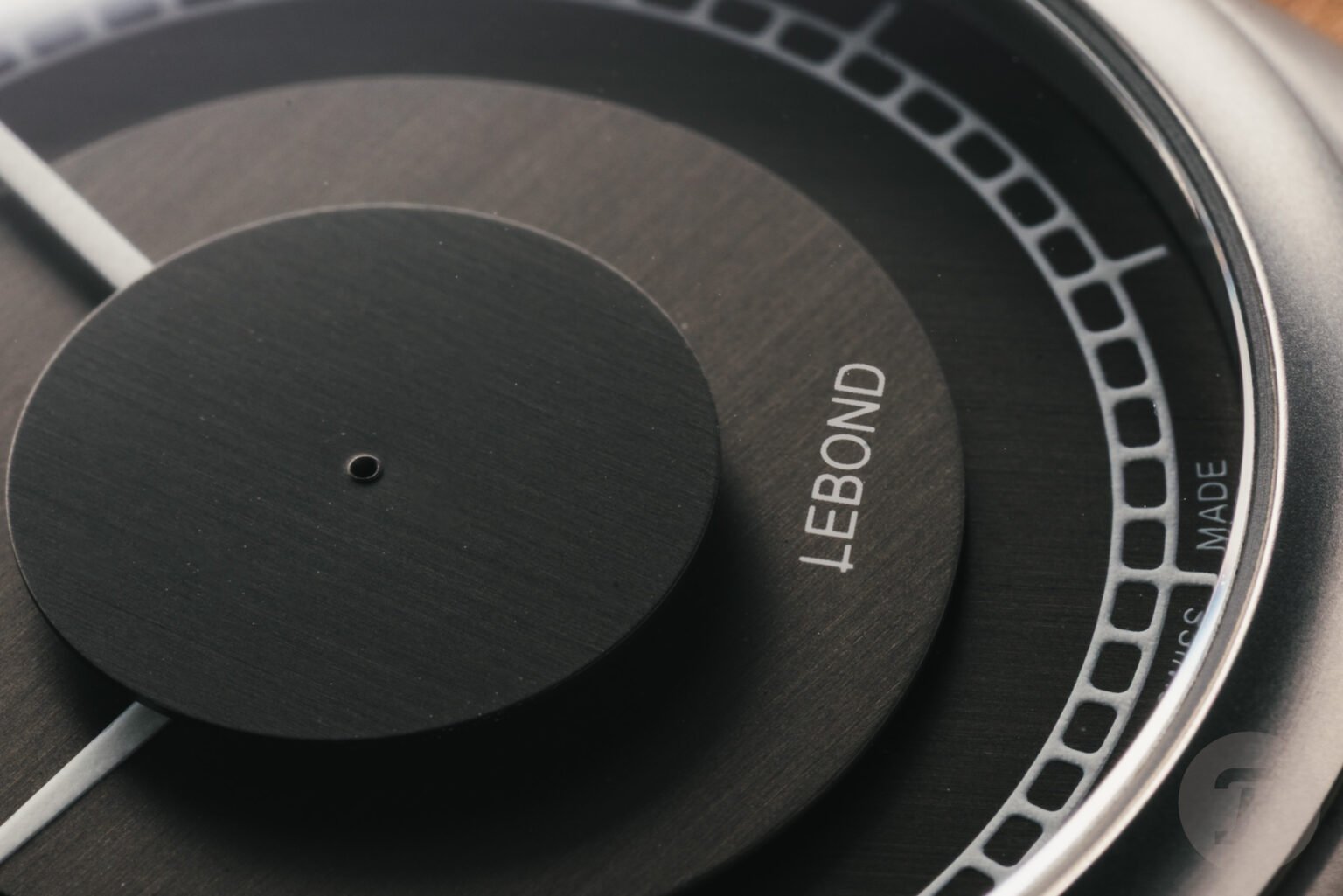 【F】 Hands-On With The Stylish Lebond Attraction