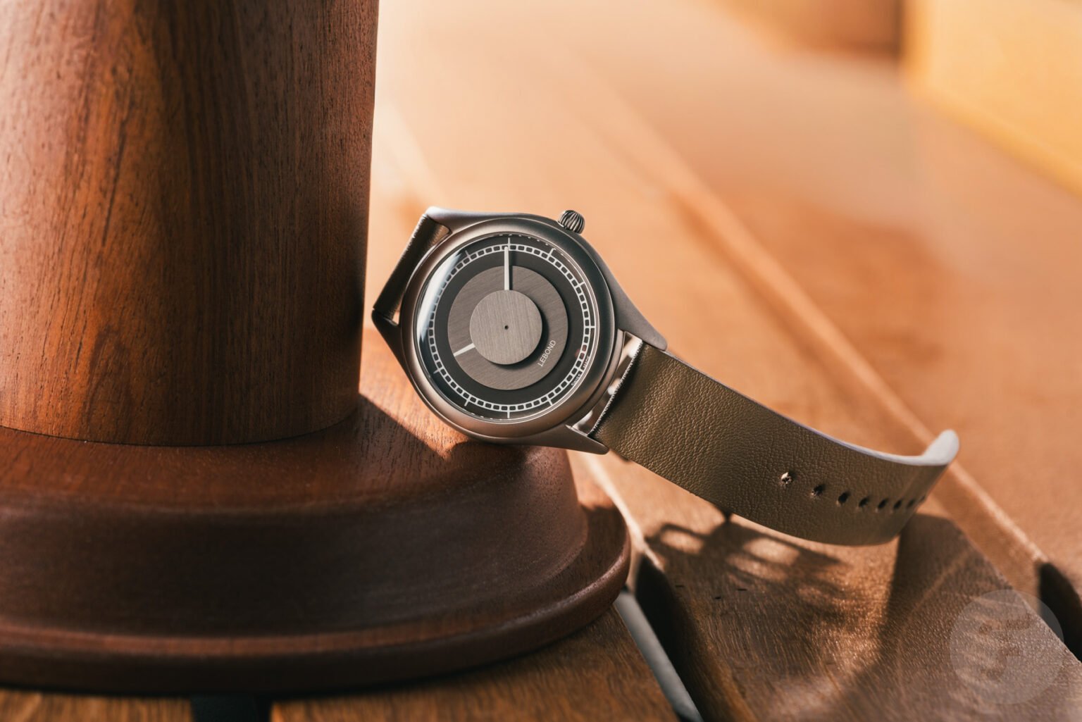 【F】 Hands-On With The Stylish Lebond Attraction