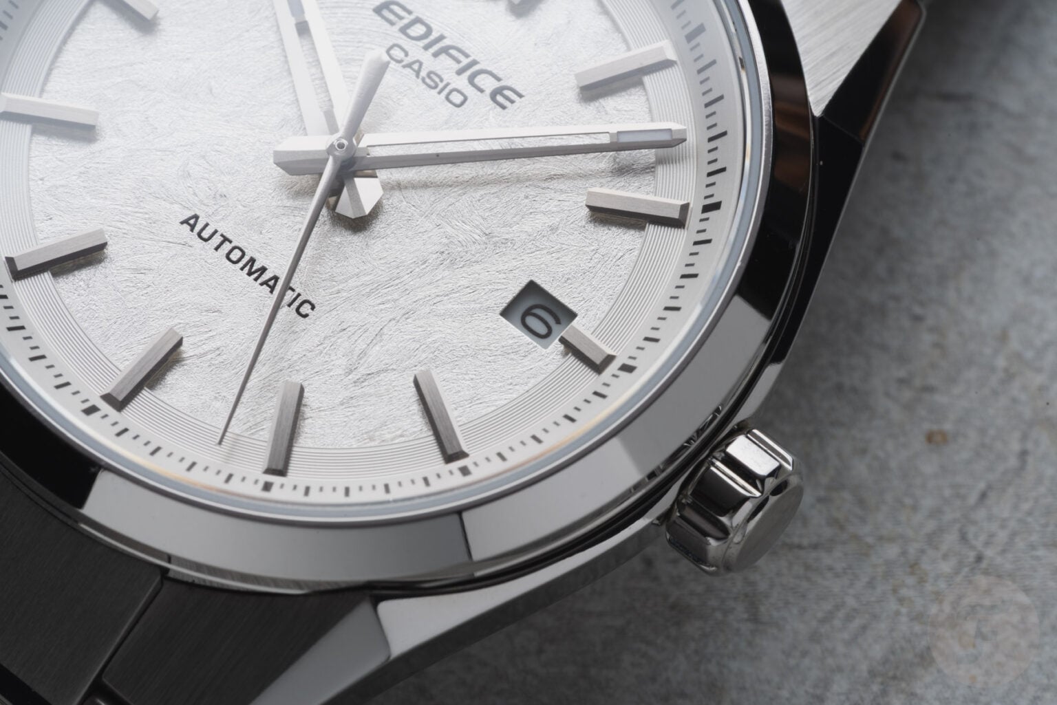 【F】 Hands-On: The Updated Casio Edifice EFK-110 Series